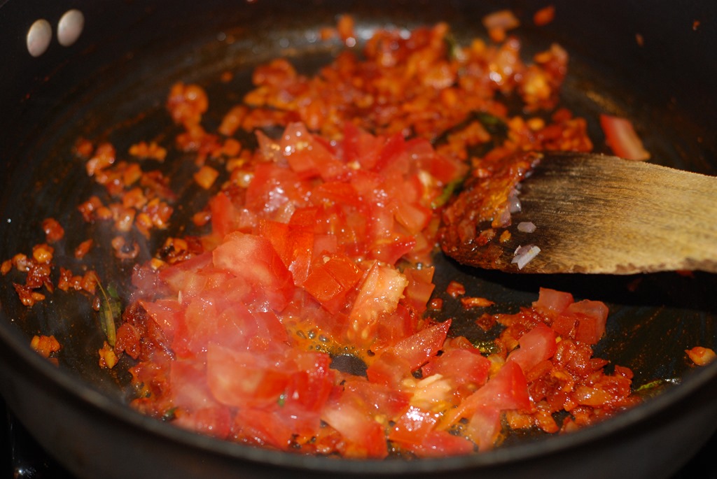 Kothu Idli with Chicken | Yummy O Yummy